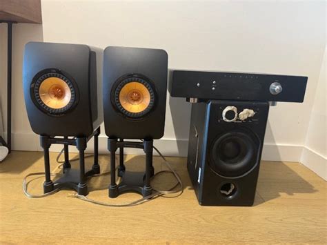 Kef Ls50 Primare I22 Adam Sub7 Isoacoustics Stands Cable Stereo