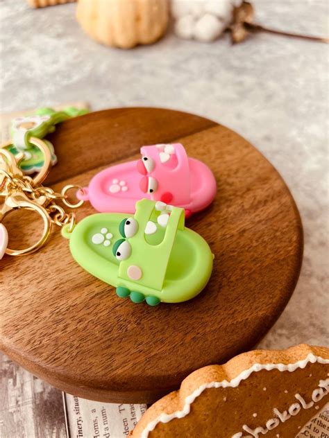 جاسوییچی سیلیکونی طرح دمپایی فروشگاه اینترنتی خانه شکلاتی