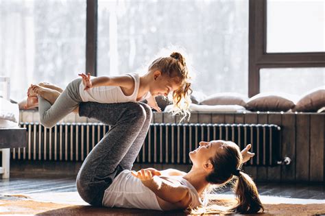 كيفية البدء بممارسة اليوغا وإتقانها من المنزل 2020 Popsugar Fitness