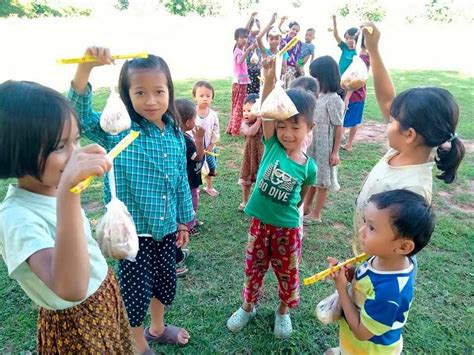 Khit Thit Media On Twitter ဒီးမော့ဆိုမြို့နယ်ရှိ စစ်ဘေးရှောင် ကလေးငယ