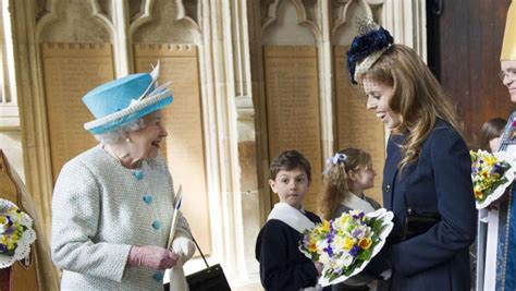 პრინცესა ბეატრისი დედოფლისთვის დაწერილ ემოციურ ლექსს ავრცელებს