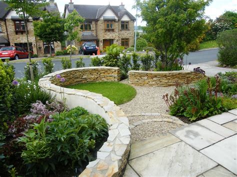 дизайн маленького двора Фото