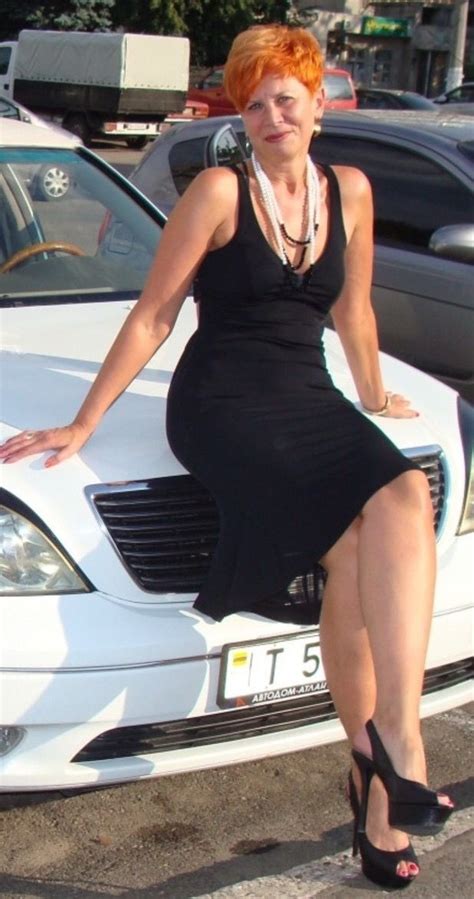 Pin By Drew Gaines On Older Gorgeous Redheads Mature Fashion Fashion