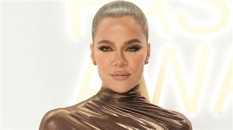 Khloe Kardashian Goes Braless In Revealing Tight Crop Top As Her Skinny Waist Drowns In Loose