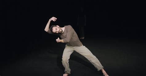 Atelier Faire une danse mantique Mathieu Bouvier et Loïc Touzé Centre national de la danse