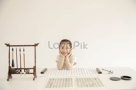 Girls Are Learning Calligraphy Picture And HD Photos Free Download On Lovepik