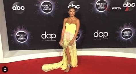 Seksi Dan Anggun Agnez Mo Curi Perhatian Fotografer Di Ama 2019