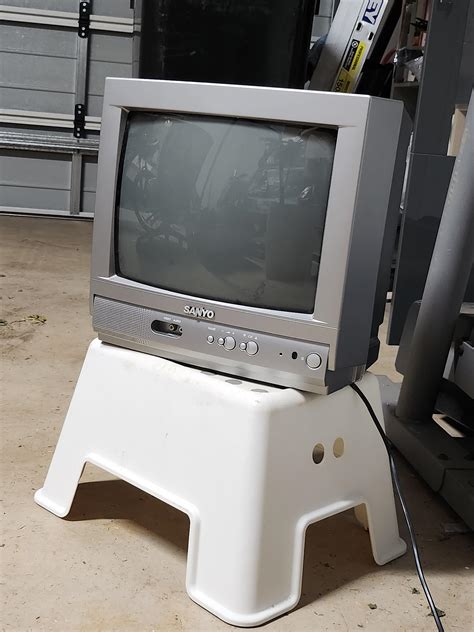 Help Please My Crt Hurts Me When I Turn It On It Creates Powerful Static That Shocks My