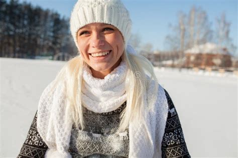 Girl In The Park Stock Image Image Of Outside Person 38276853