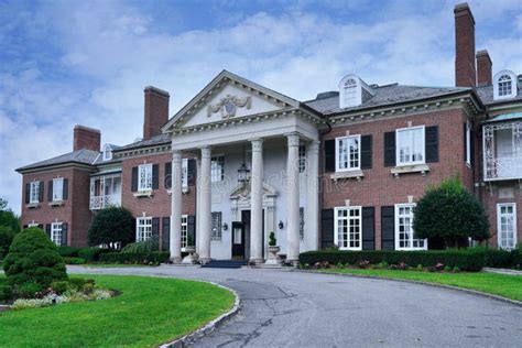 A Long Island Mansion Editorial Photo Image Of Lawn 289288496