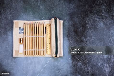 질감 된 배경에 학교 및 사무 용품 복사 공간이 있는 평면도 0명에 대한 스톡 사진 및 기타 이미지 0명 개념 개인 장식품 Istock