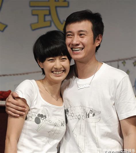 马伊琍文章离婚后首次一家四口合影！一家人笑的很甜，画面很养眼 360娱乐，你开心就好