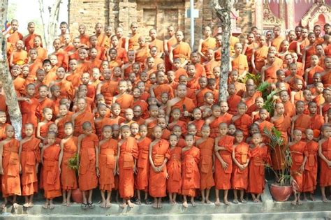 ព្រះអង្គ ជួន កក្កដា អំពាវនាវពុទ្ធបរិស័ទ ជួយឧបត្ថម្ភវត្តប្រាសាទនាងខ្មៅ ដែលមានព្រះសង្ឃ ជាង៣០០អង្គ