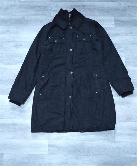 Курточка — ціна 100 грн у каталозі Куртки Купити жіночі речі за доступною ціною на Шафі