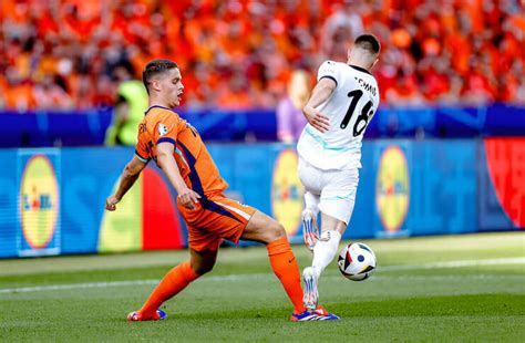 Permainan Joey Veerman Bikin Ronald Koeman Geleng Geleng