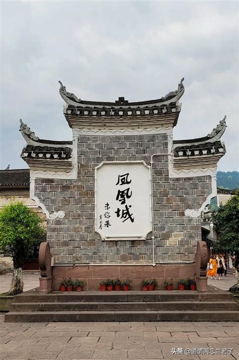 淼淼沱江，古城凤凰 每日头条