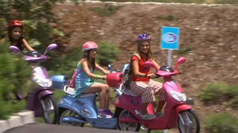 7 Ways Zoey 101 Basically Predicted The Future Yes Im Serious