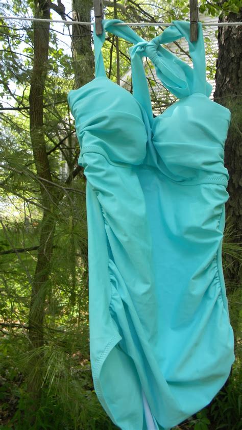Opelescent Reviews A Flattering Bathing Suit