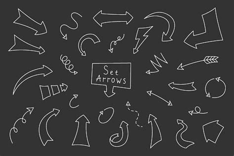 화살표는 만화 스타일 벡터 그림으로 설정됩니다 수집 화살표가 손으로 그려집니다 방향 기호 검은 색 배경에 격리 된 낙서 윤곽선입니다 장식 플래너 저널 및 노트북을위한 간단한