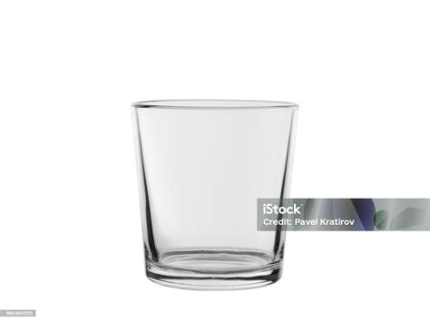 투명 한 무색 유리 차가운 음료 흰색 배경에 고립에서 빈 잔 0명에 대한 스톡 사진 및 기타 이미지 0명 개념 결정체 Istock