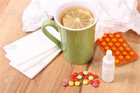手帕 茶 热 药丸 人的鼻子 水滴 感冒病毒 鼻喷入法 水平画幅 古老的