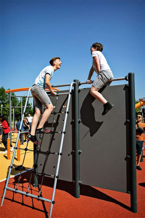 Kompan Obstacle Course Equipment For Outdoor Fitness