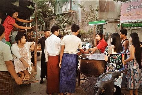 တန်ဆောင်းမုန်းလပြည့်နေ့၌ သံတွဲမြို့ရှိ တန်ခိုးကြီးဘုရားများတွင် ပြည်သူမ