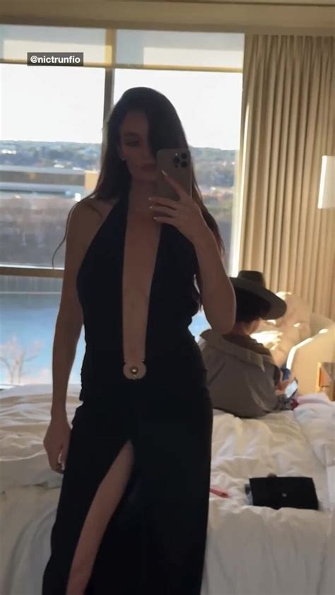Aussie Model Stuns In Plunging Black Gown Au — Australias Leading News Site For