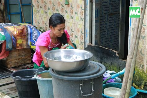 လူမမယ် သမီး ၃ ယောက် အတွက် ရုန်းကန်နေရတဲ့ Single Mom