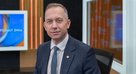 Report Uncovers Flaws In Contentious Polish Probe Of 2010 Air Crash