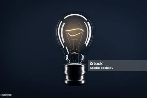 반사가 있는 창조적인 유리 전구와 어두운 배경에 있는 조롱 아이디어 성공 및 혁신 개념 3d 렌더링 0명에 대한 스톡 사진 및 기타 이미지 Istock