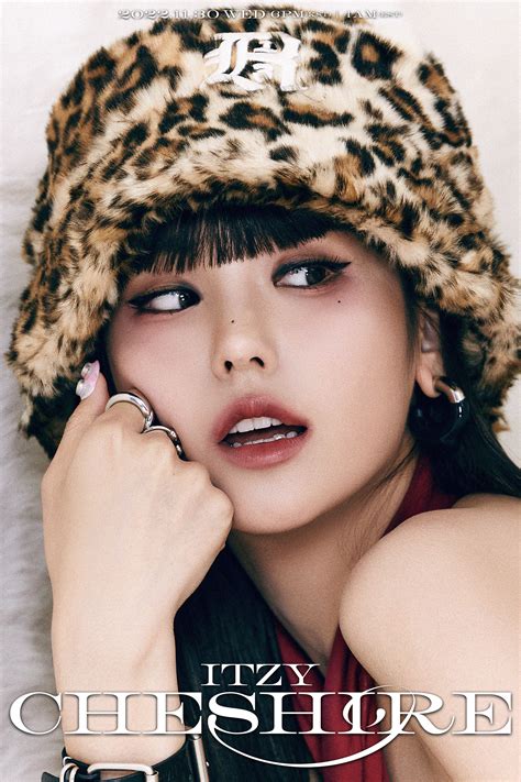 221118 Itzy Cheshire Yeji Concept Photo 2 R Itzy