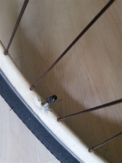 자전거 바퀴 바람넣은후에도 계속 바람이 빠집니다 지식in