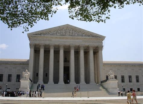 Con Aval De La Suprema Corte Gobierno De Trump Revoca Estatus Legal Temporal De Mil