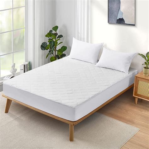 Quilted Polyester Bed Mattress Topper Cover Pad Hotel Mattress Cover