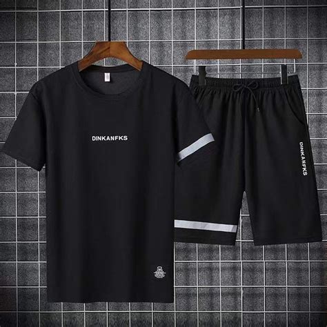 เสื้อ กางเกงขาสั้น ผ้าเบา ไม่หด ไม่ย้วย เสื้อยืดคอกลมสีพื้น ชุดกีฬาผู้ชาย ชุด Shopee Thailand