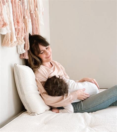 The Cuddle Curl How To Best Position Your Arms Cosleepy Com