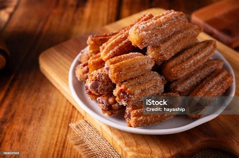 수제 속을 채운 츄러스 레시피 추로스에 대한 스톡 사진 및 기타 이미지 추로스 멕시코 속을 채운 Istock
