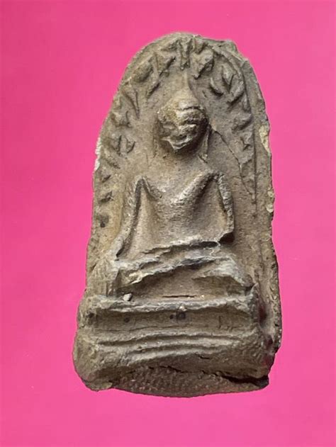 พระรอด กรุวัดมหาวัน พระรอดมหาวันพิมพ์ใหญ่ พิมพ์ใหญ่ เนื้อดิน พุทธศตวรรษที่ 12 13 วัตถุมงคลหายาก