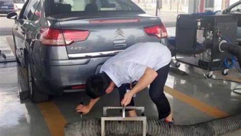 机动车年检标丢了怎么办 有驾