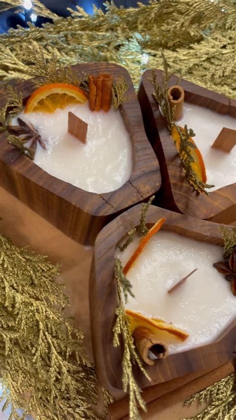 Ароматическая свеча в деревянном подсвечнике