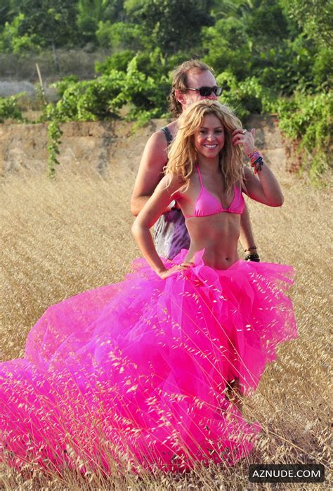 Shakira Sexy In A Pink Skirt And Bikini Top During Photoshoot In Ibiza Spain Aznude