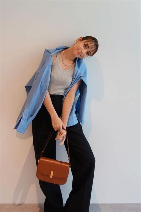 笑顔だけじゃない！ 滝沢カレンの大人な色っぽニット姿にドキドキが止まらない。 Fashion Fashion Pants