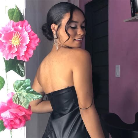 Danielle Gomes Daniiellegomes • Threads Say More Danielle Gomes Daniiellegomes • Threads Say More