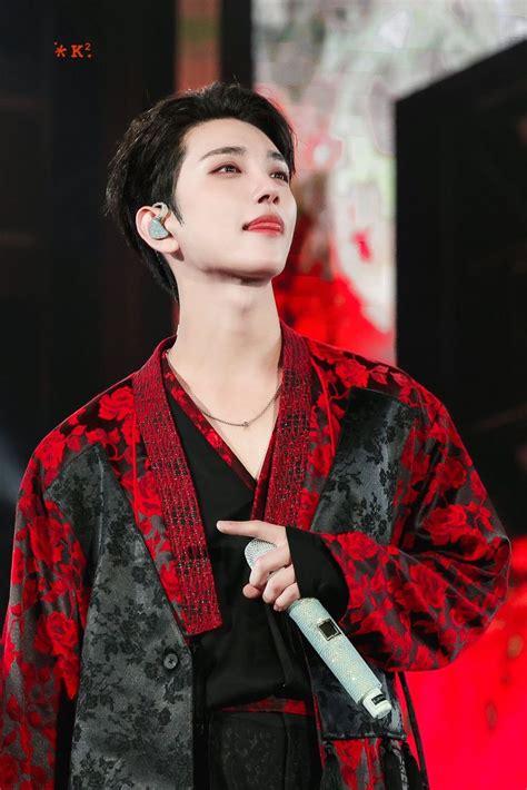 Pin By Cheols Lover🖤 On Joshua 𝐬𝐞𝐯𝐞𝐧𝐭𝐞𝐞𝐧 Joshua Seventeen Joshua Joshua Hong