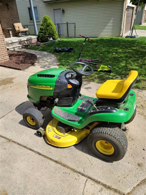 John Deere L111 Automatic Riding Lawn Mower Ronmowers