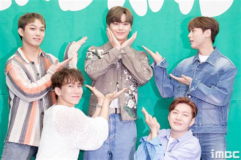 [포토] 비투비 육성재 생일기념 몰빵 포즈