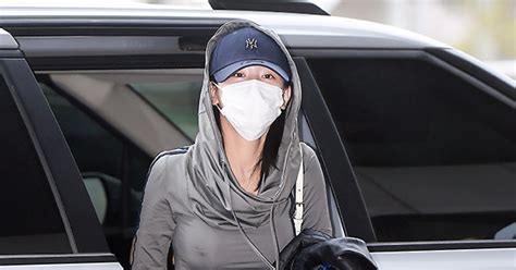 [td포토] 여자 아이들 미연 몸매라인 돋보이는 타이트한 상의