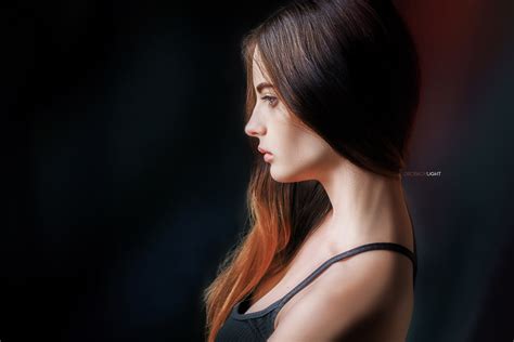 Model Girl Woman Wreath Brunette Face Mood Wallpaper Coolwallpapers Me