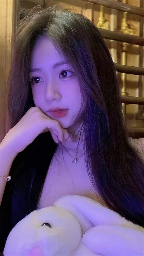 8 Gái Xinh ý Tưởng Trong 2025 Khuôn Mặt Nữ Tạo Dáng Chụp ảnh Cho Nữ